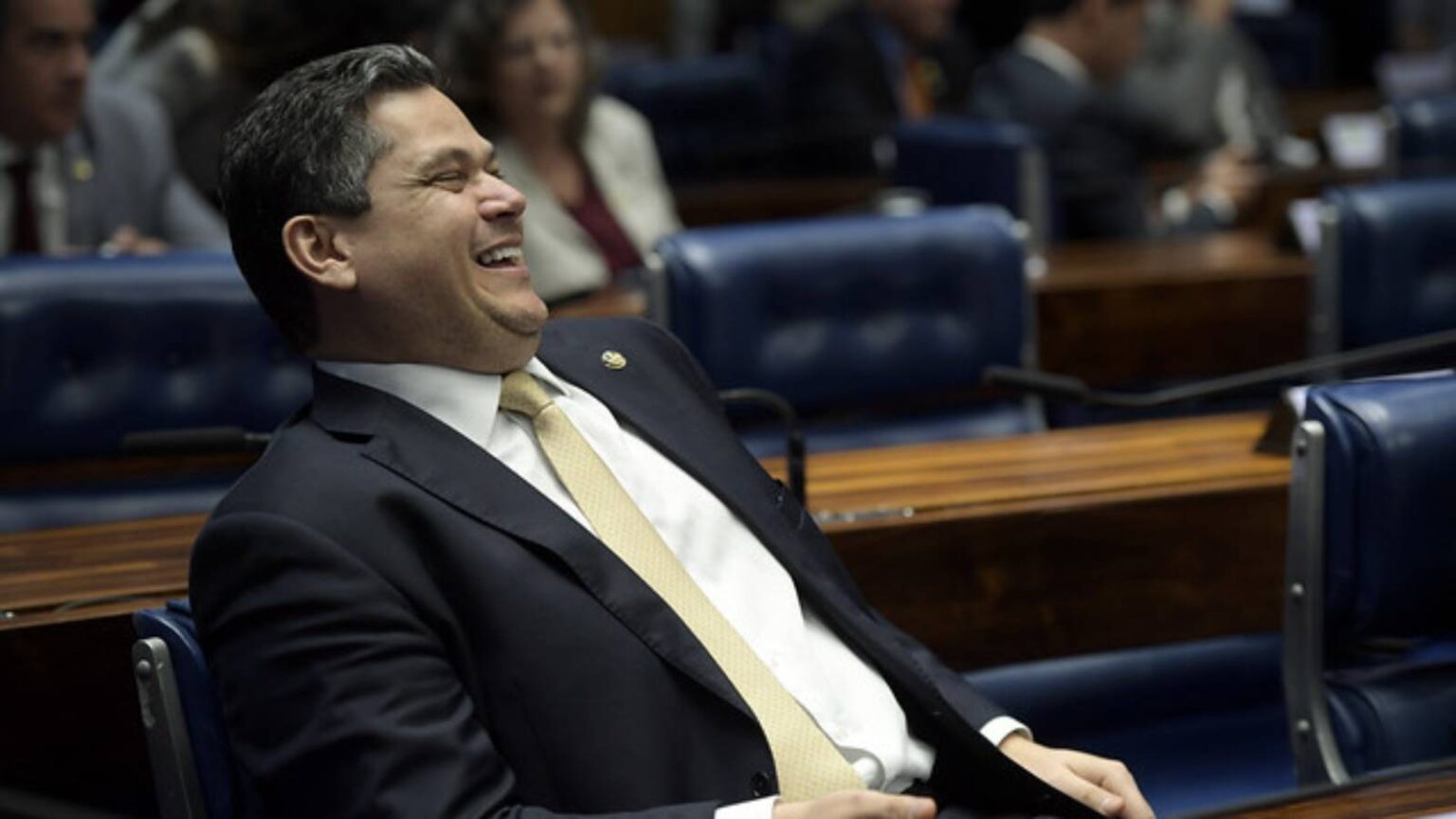 Quem é Davi Alcolumbre, novo presidente do Senado