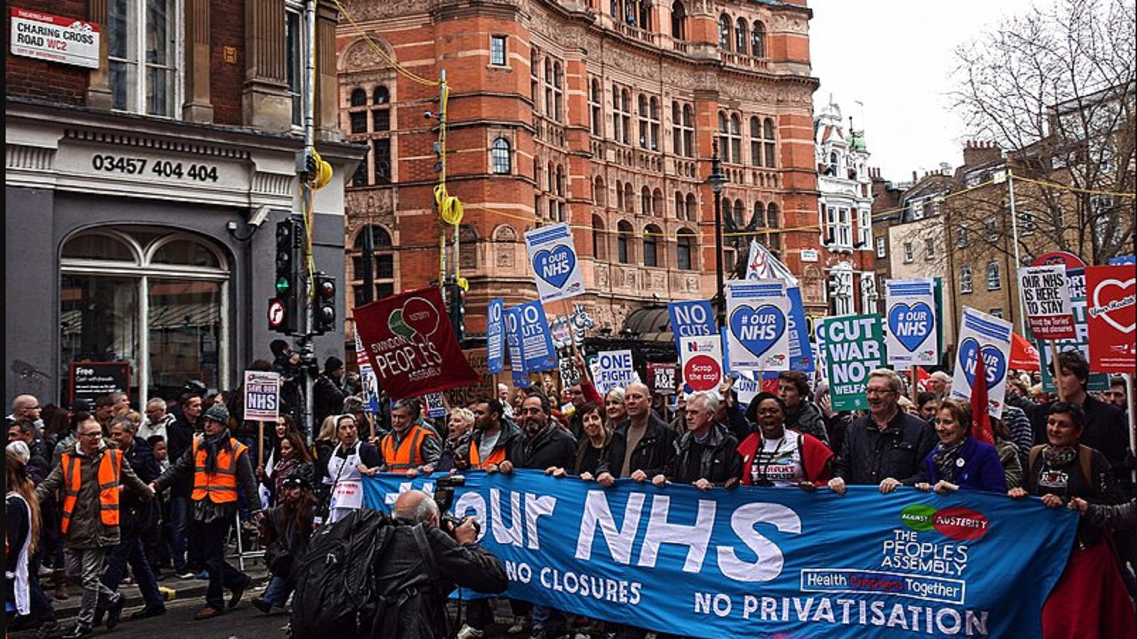 Primeiro-ministro Starmer decide extinguir o NHS, o SUS britânico