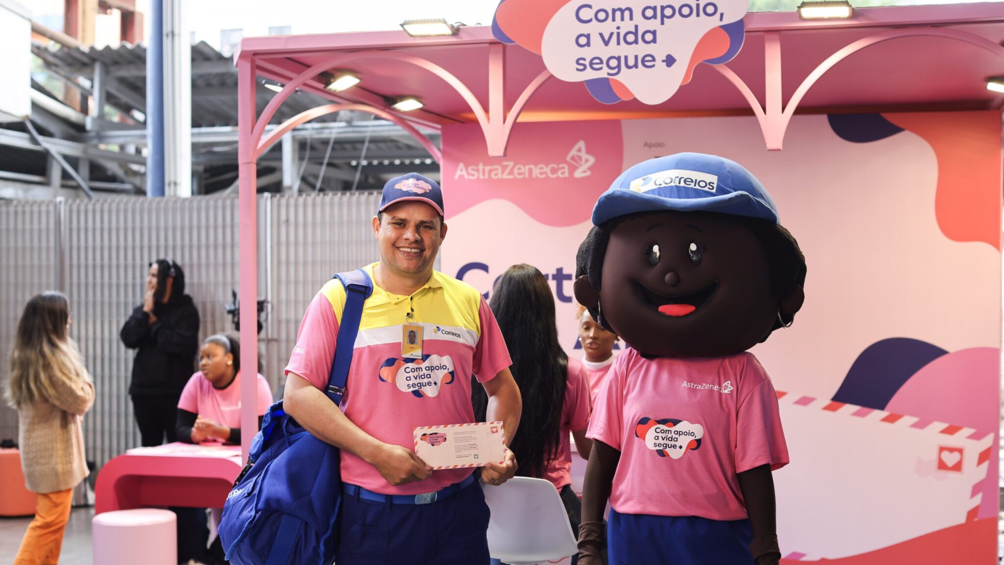 Correios terá uniforme rosa para a campanha do Outubro Rosa
