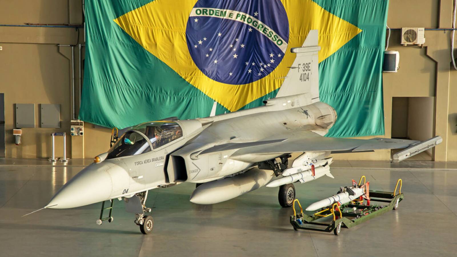 Caça supersônico, trens e hospital: Lula visita interior de SP nesta quarta